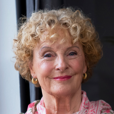 Alles über Anna Trökes - Informationen und Yogavideos