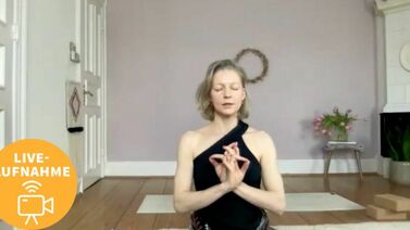 Infos und Videos der Anusara Yogalehrerin Anna Rech